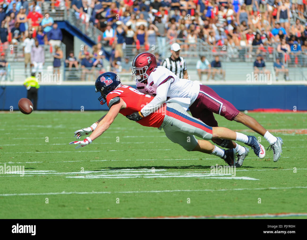 Oxford, MS, USA. 08th Sep, 2018. Ole Miss TE, Dawson Knox (9), dives ...