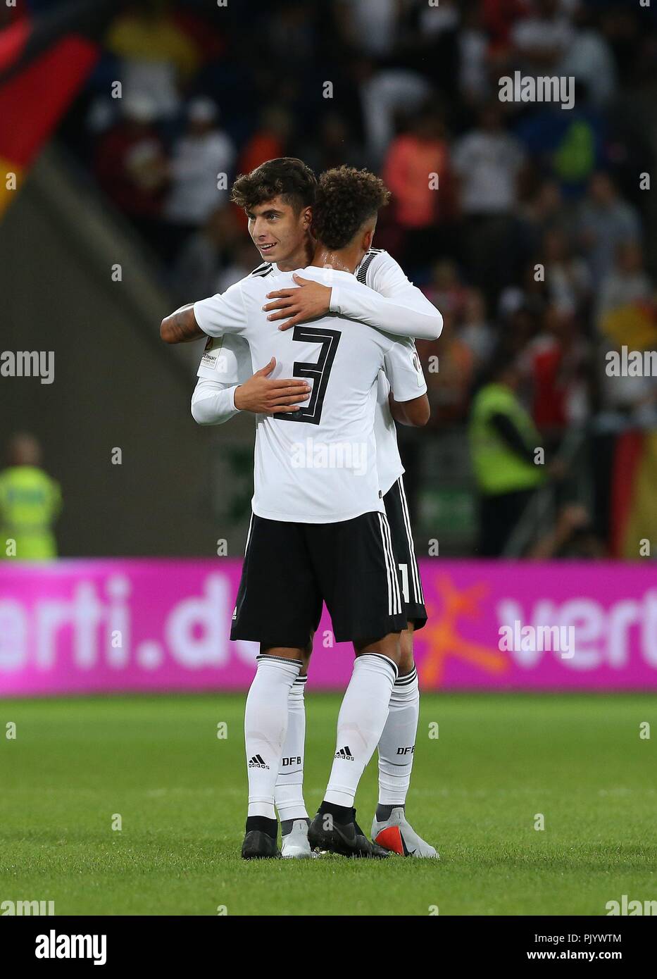 Two debutants hi-res stock photography and images - Alamy