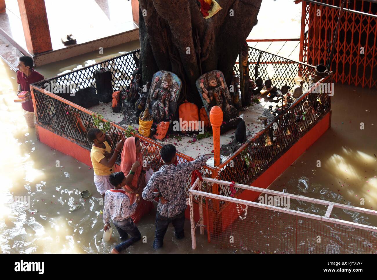 Allahabad bade hanuman hi-res stock photography and images - Alamy