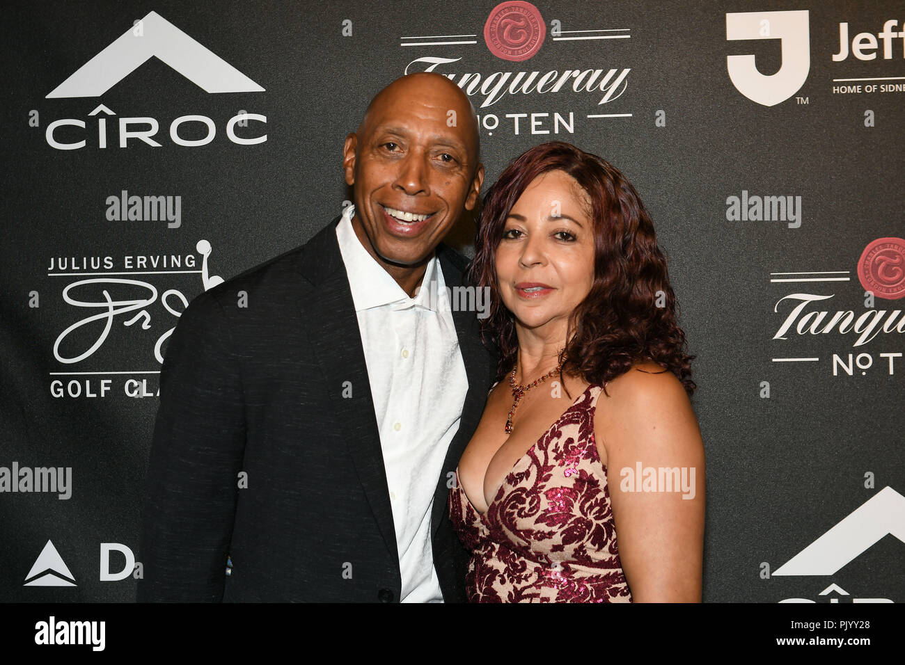 Julius erving and wife hi-res stock photography and images - Alamy
