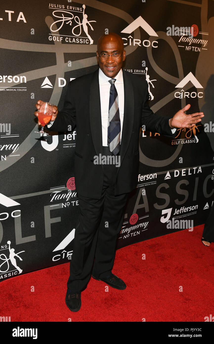 Former nfl player hi-res stock photography and images - Alamy