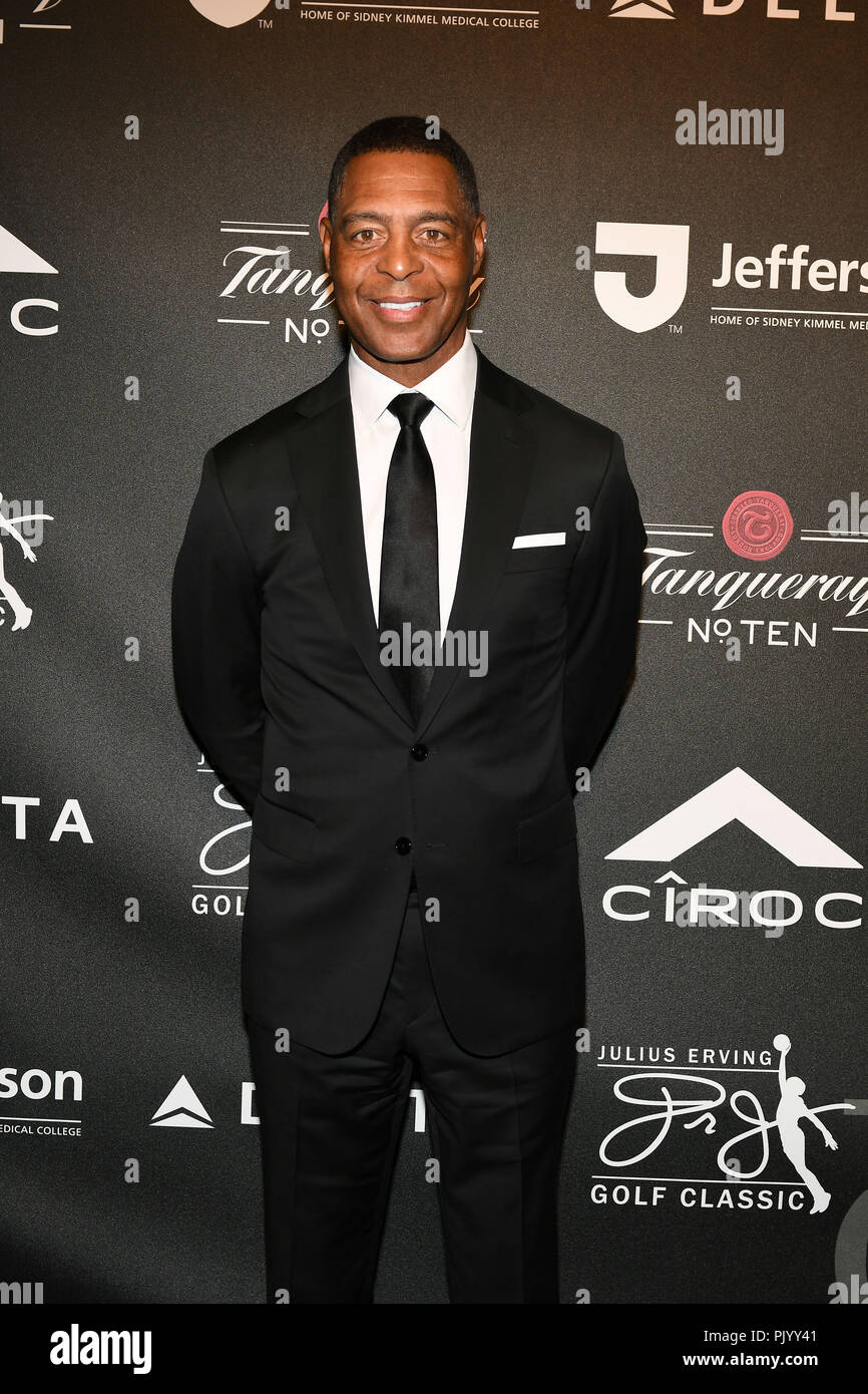 Philadelphia, Pennsylvania, USA. 9th Sep, 2018. Legendary NFL player ...