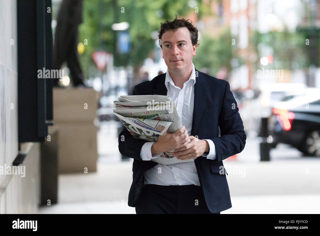 Deputy political editor hi-res stock photography and images - Alamy