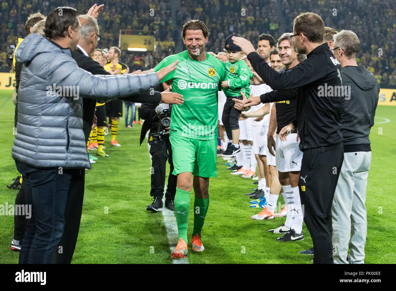 Dortmund, Deutschland. 08th Sep, 2018. The players are fun for Roman ...