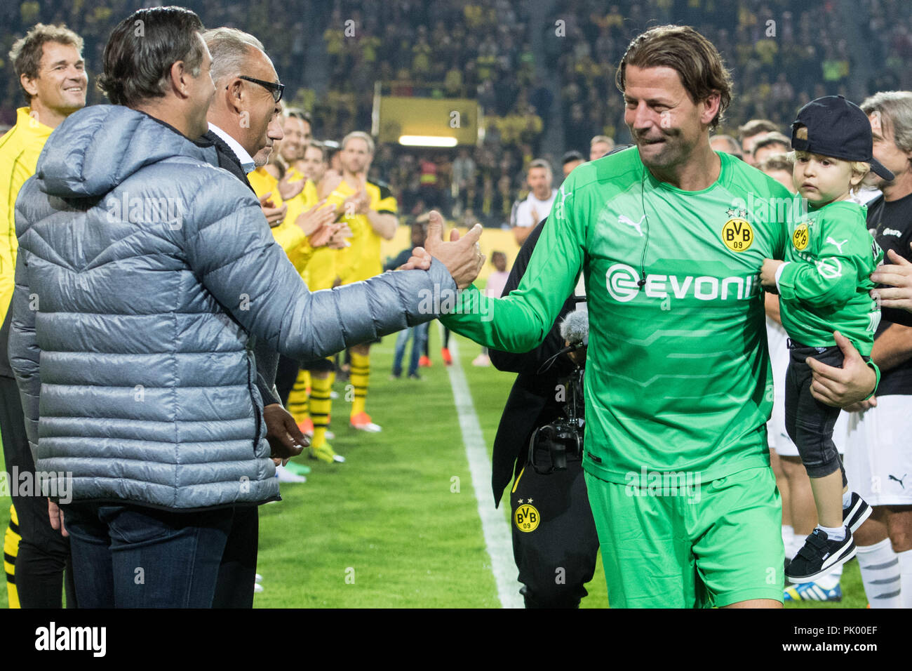 Dortmund, Deutschland. 08th Sep, 2018. The players are fun for Roman ...
