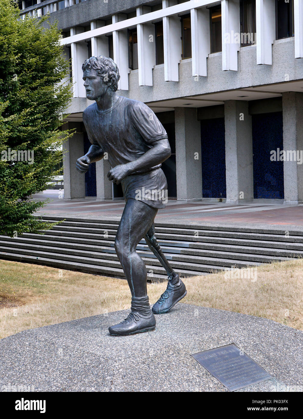 VANCOUVER -JULY 2015: Statue of Terry Fox, the one-legged hero who ran ...