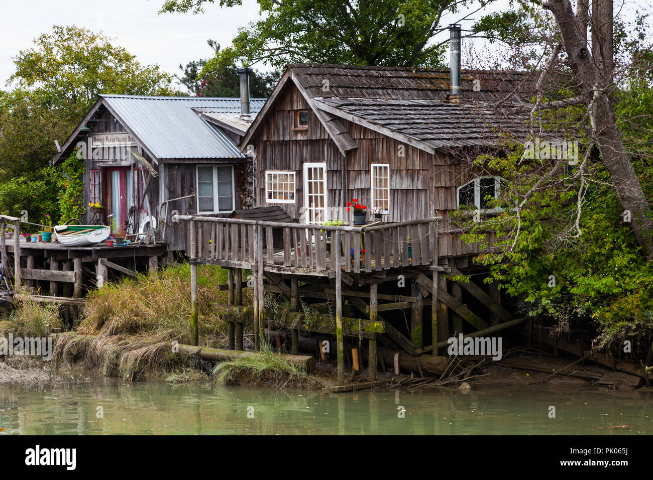 Finn Slough community on the banks of the Fraser River in Richmond ...