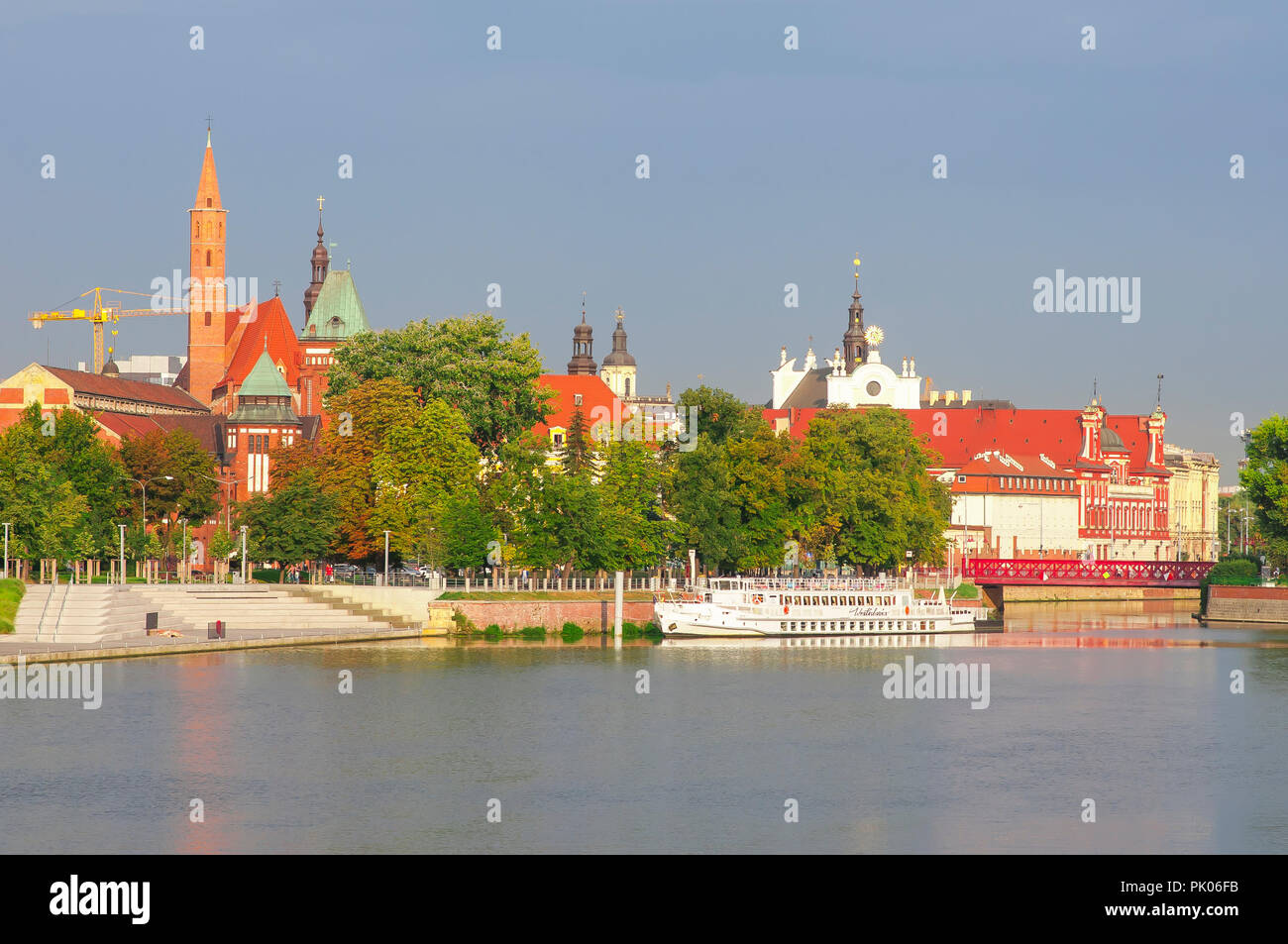 Cityscape of Wroclaw, Poland. Odra River with Wratislavia boat and Hala ...