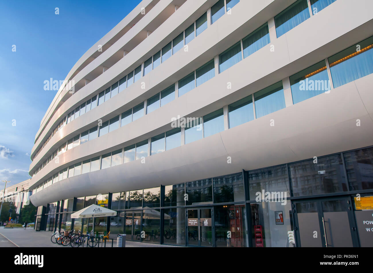 Oval shaped buildings hi-res stock photography and images - Alamy