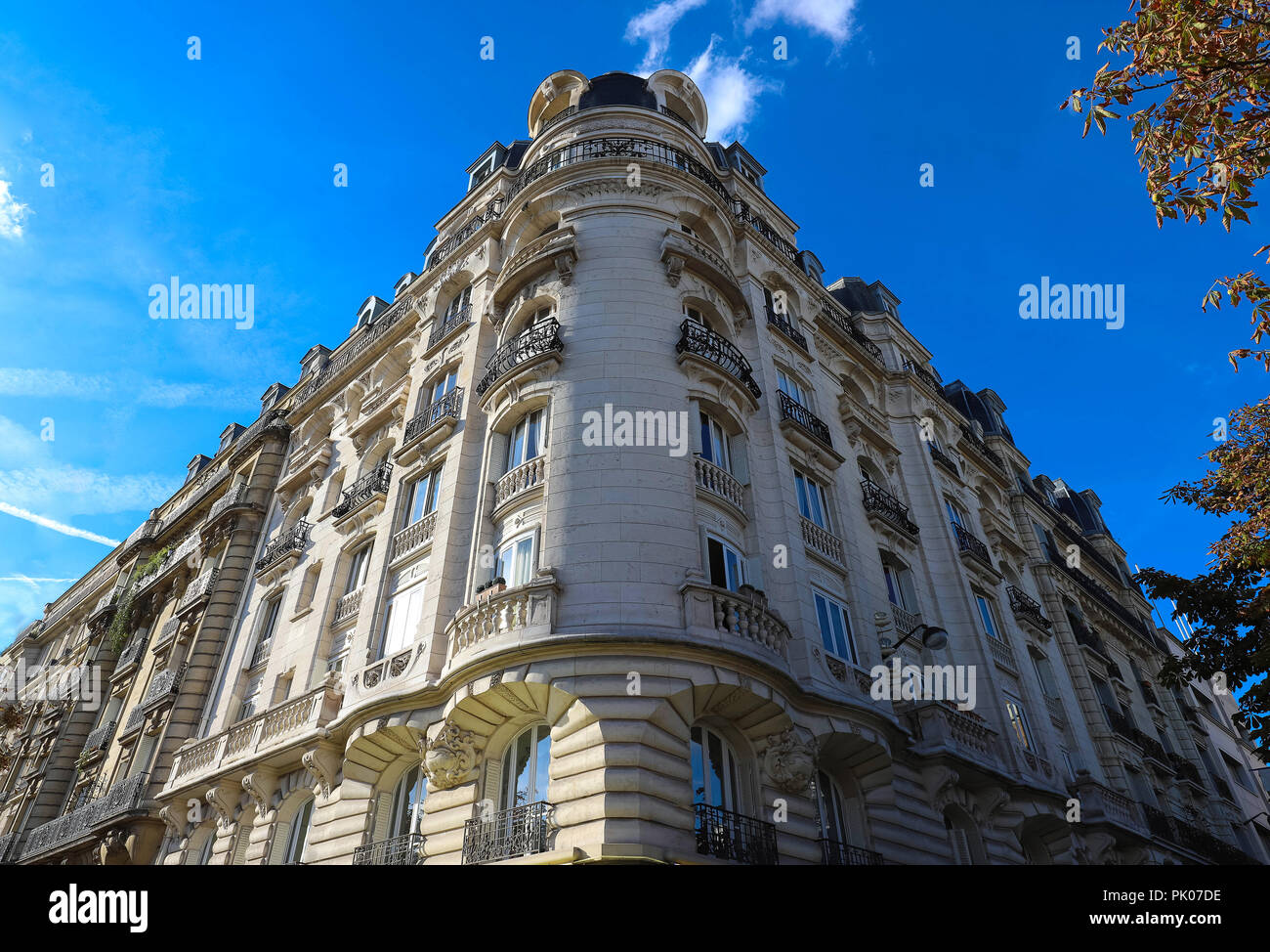 The traditional facade of Parisian building, France Stock Photo - Alamy