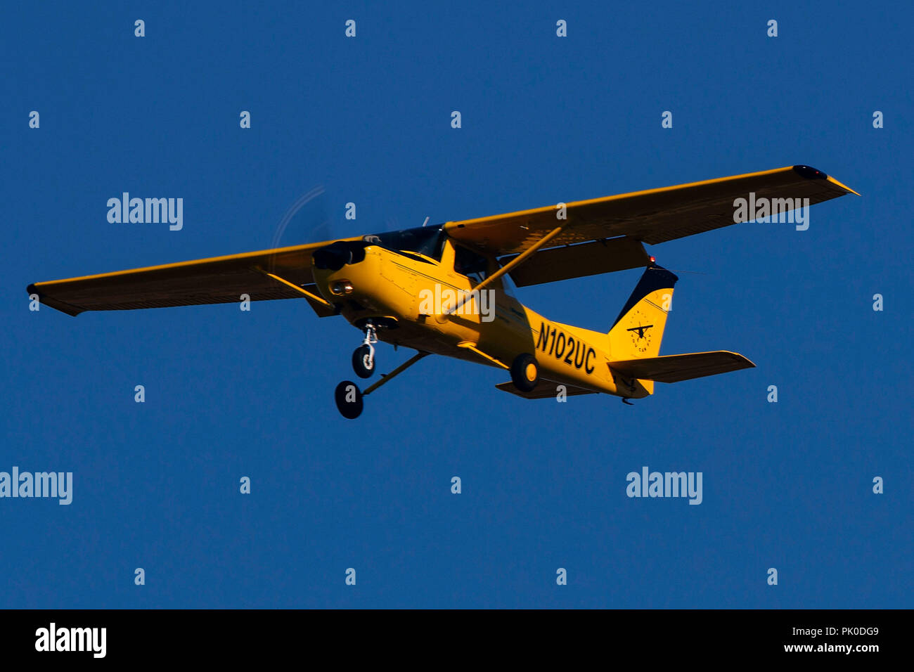 Cessna 152 (N102UC) with the You Can Fly Powered by AOPA Livery on ...