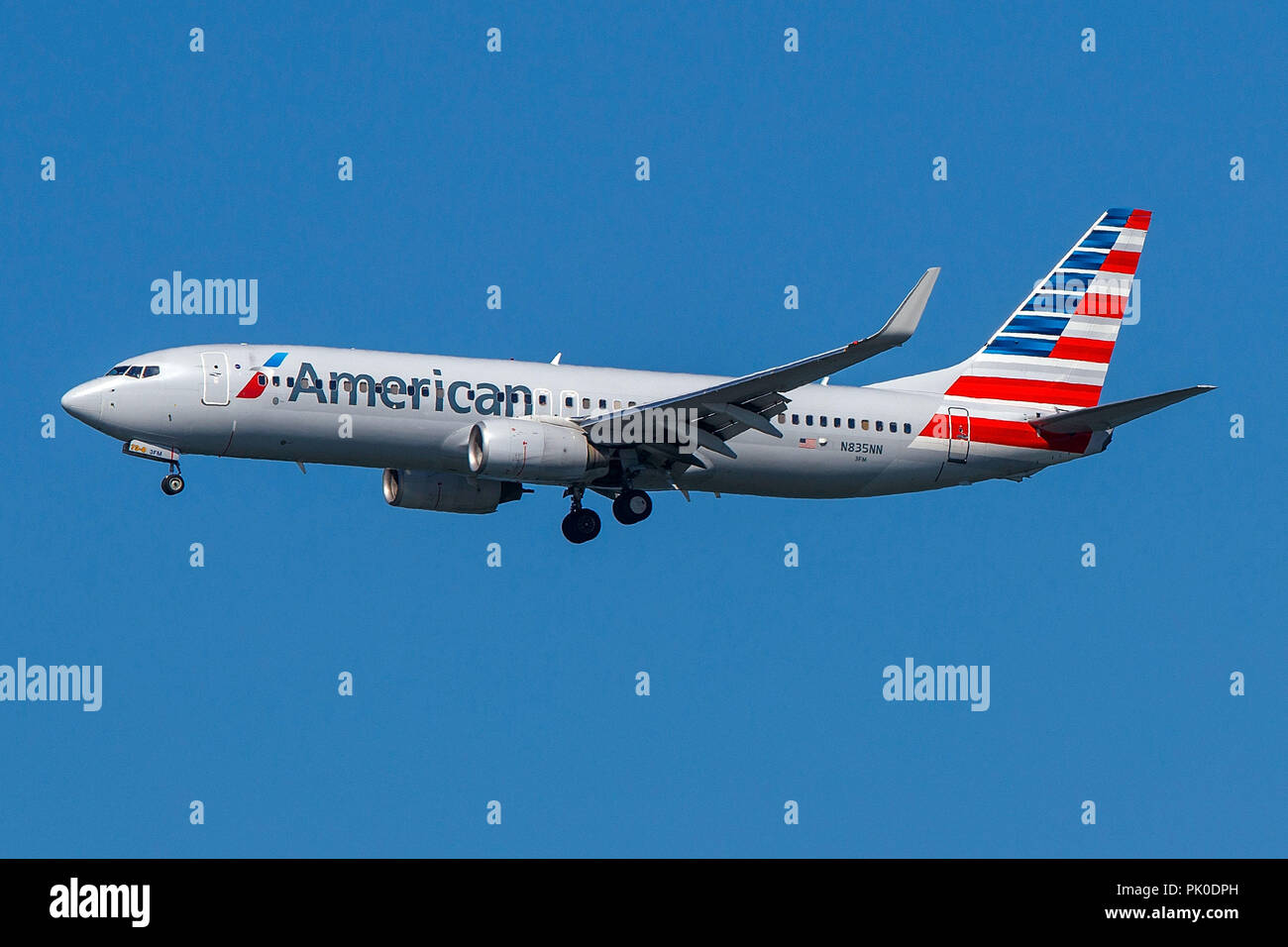 Boeing 737 823 hi-res stock photography and images - Alamy