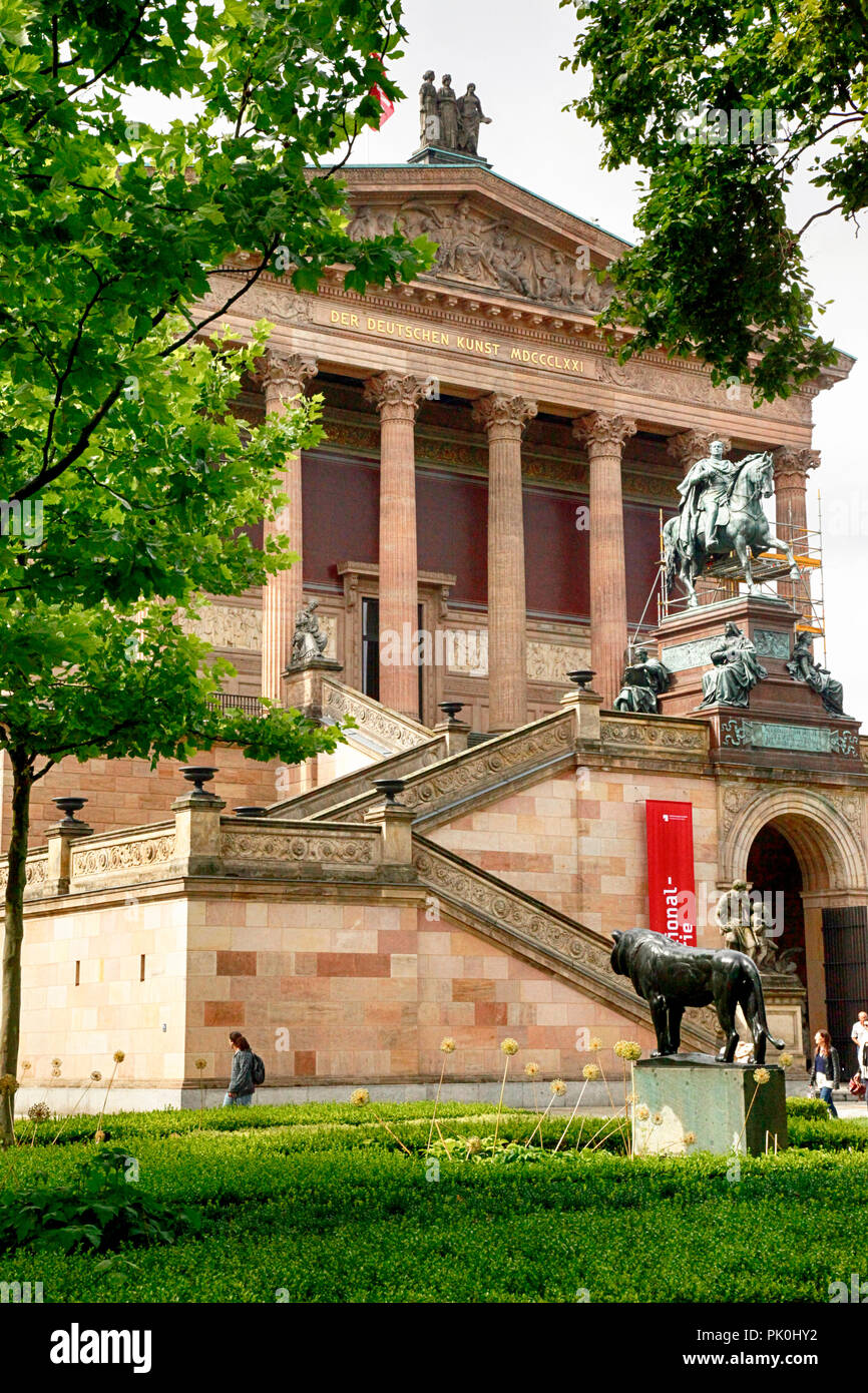 Neoclassical architecture doric column city hi-res stock photography ...