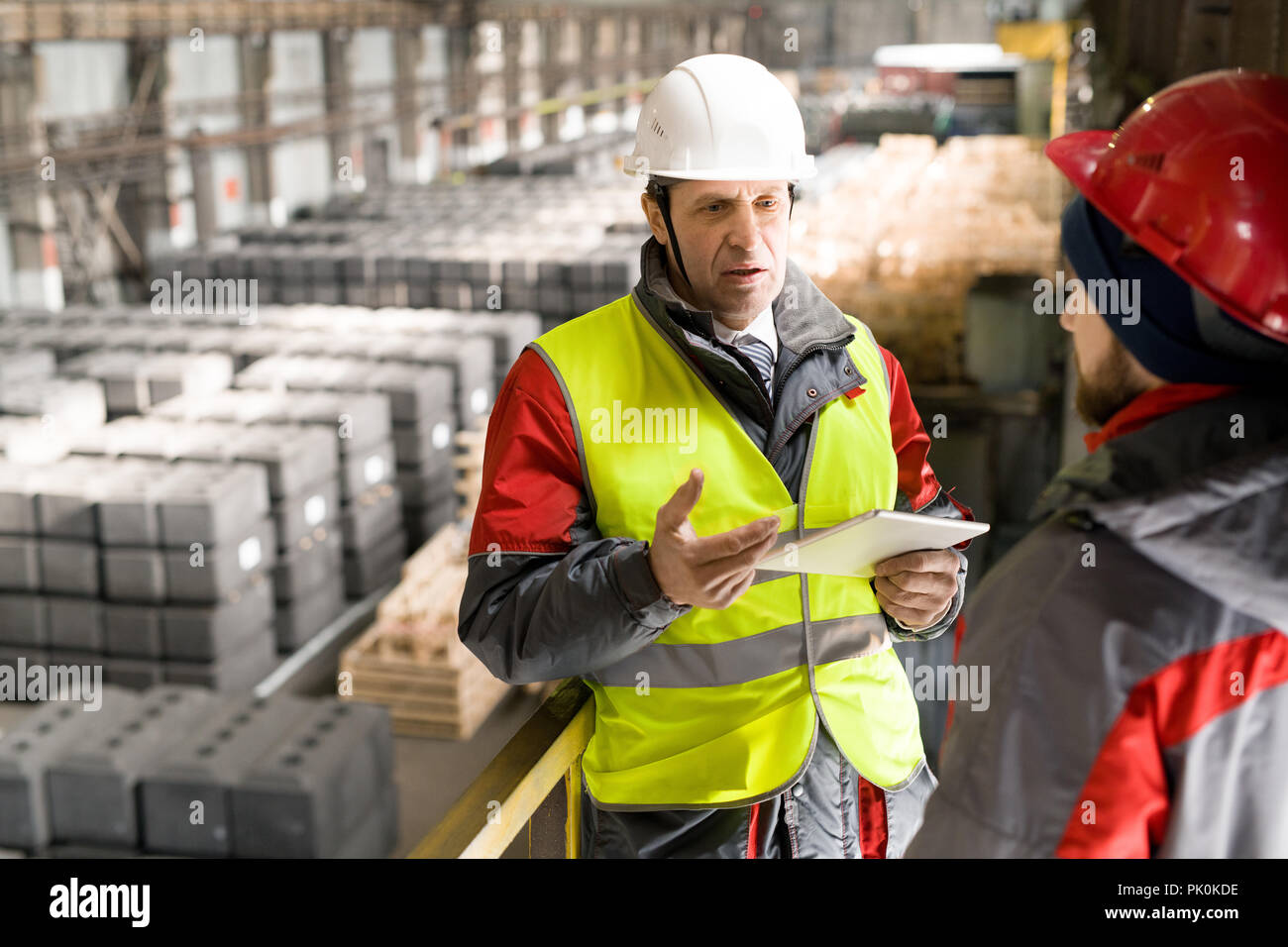Safety inspector talking hi-res stock photography and images - Alamy