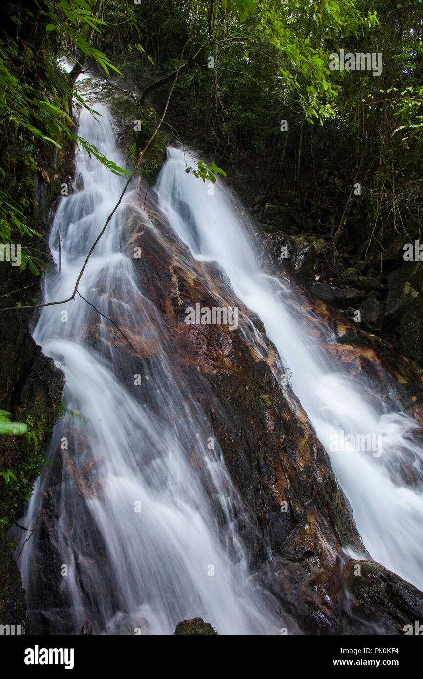 Ton chong fa waterfall hi-res stock photography and images - Alamy