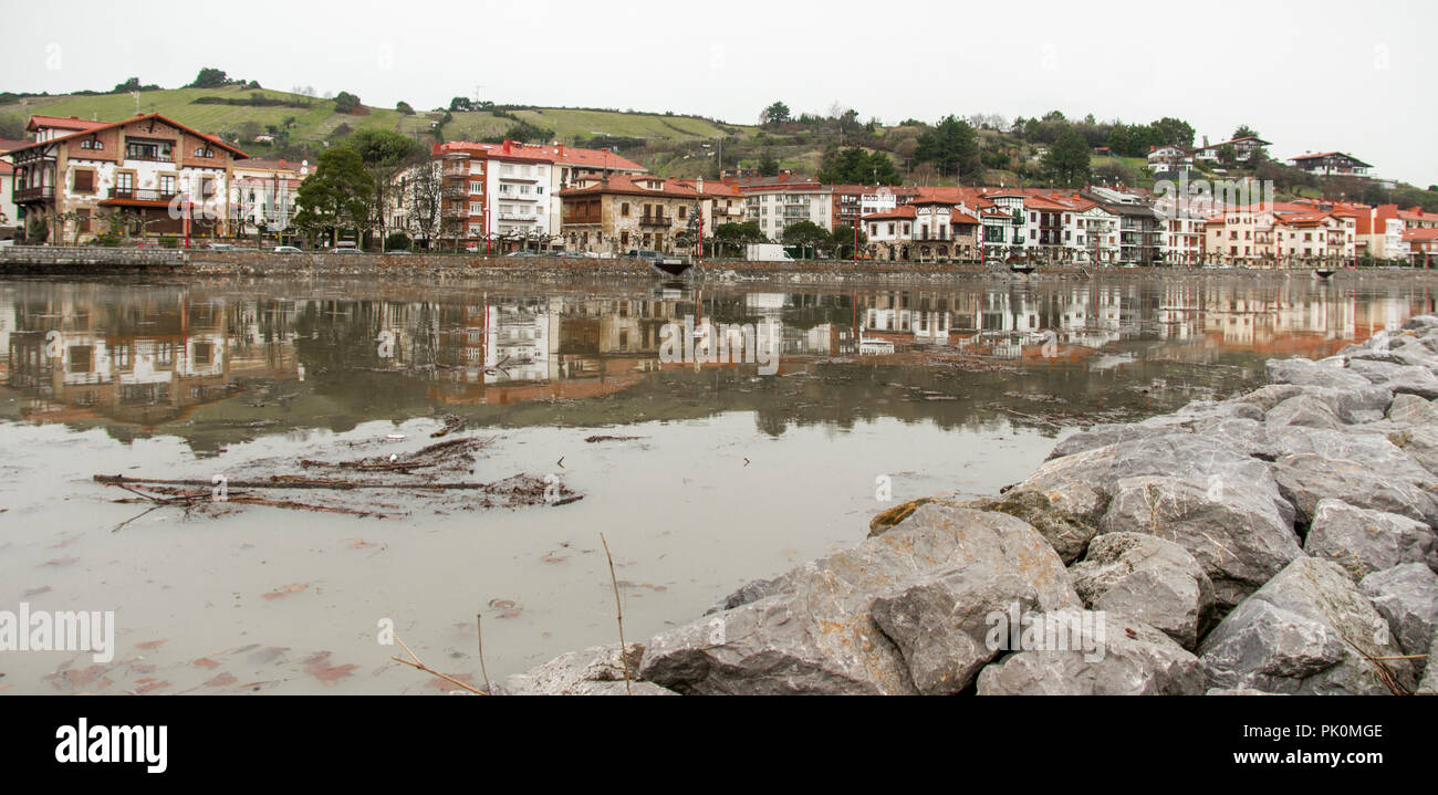 Urola river zumaia hi-res stock photography and images - Alamy