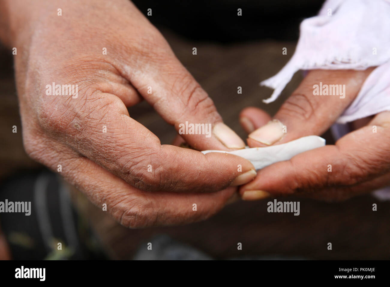 Tobacco wrapping hi-res stock photography and images - Alamy