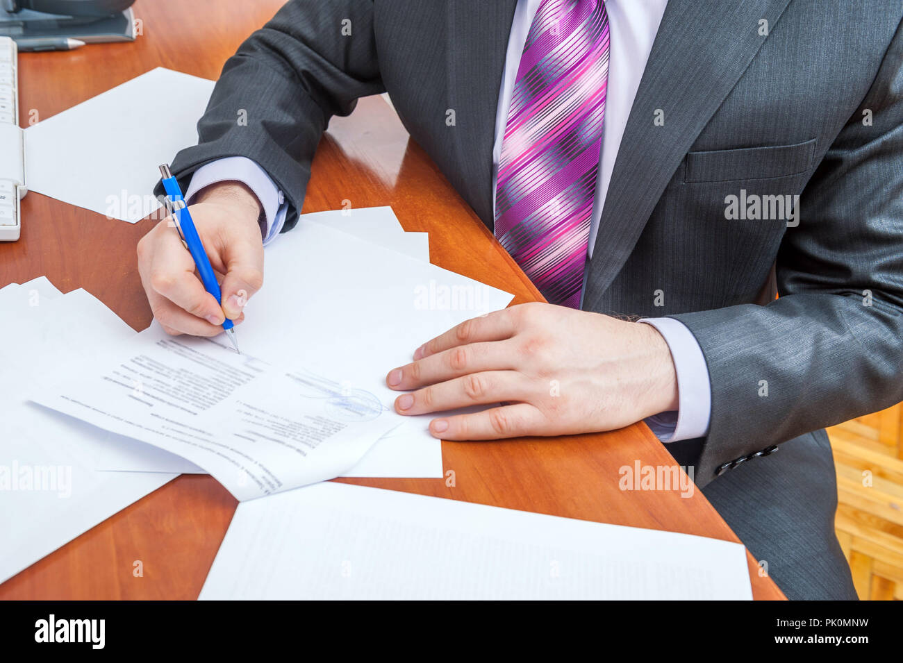 Signs documents hi-res stock photography and images - Alamy