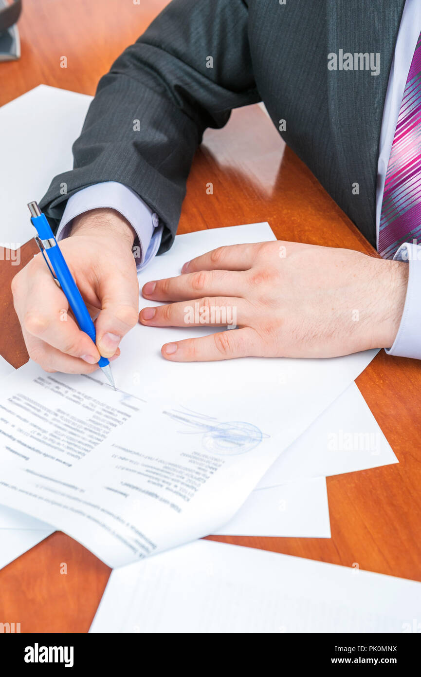 Signs documents hi-res stock photography and images - Alamy