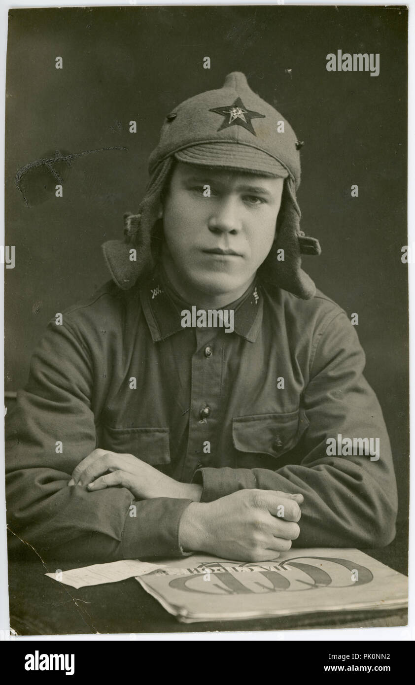 Red army soldier hi-res stock photography and images - Alamy
