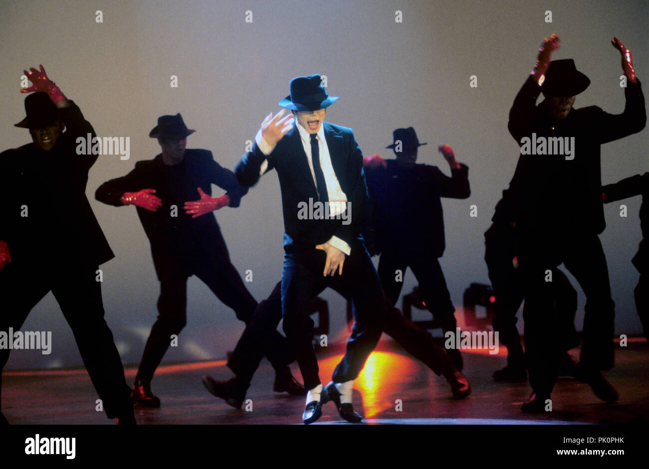 Michael jackson 1995 hi-res stock photography and images - Alamy