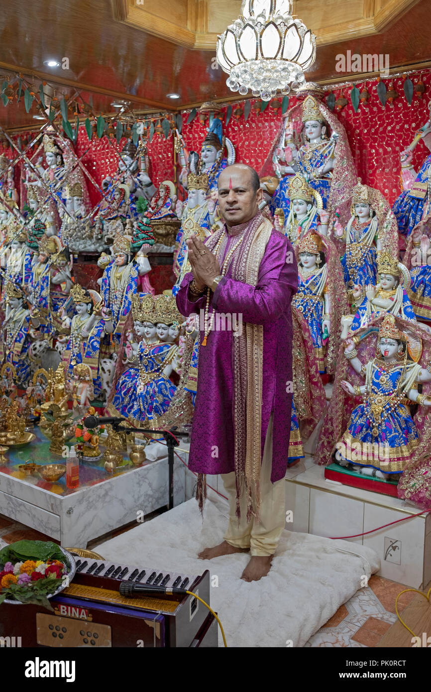 Hindu home hi-res stock photography and images - Alamy