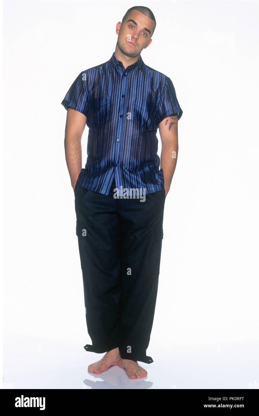 Robbie williams 1998 hi-res stock photography and images - Alamy