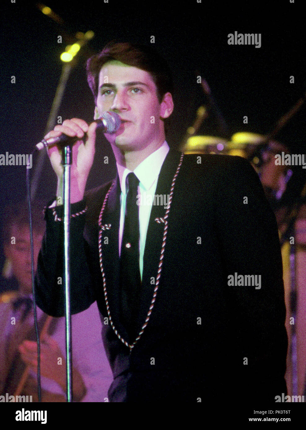 Classify English singer Tony Hadley
