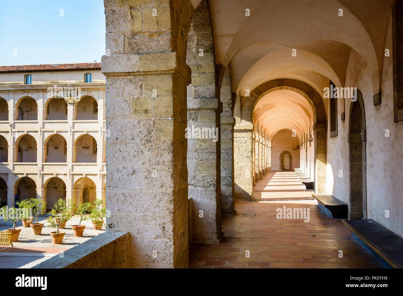Groin Vault Ceiling High Resolution Stock Photography and Images - Alamy