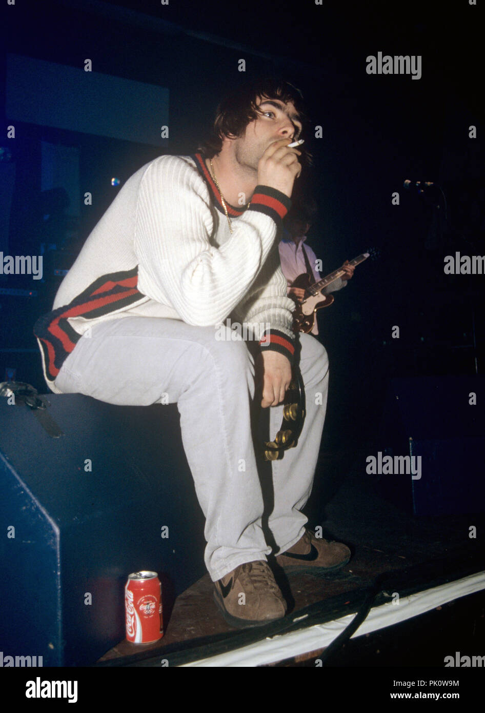 Liam gallagher 1996 hi-res stock photography and images - Alamy
