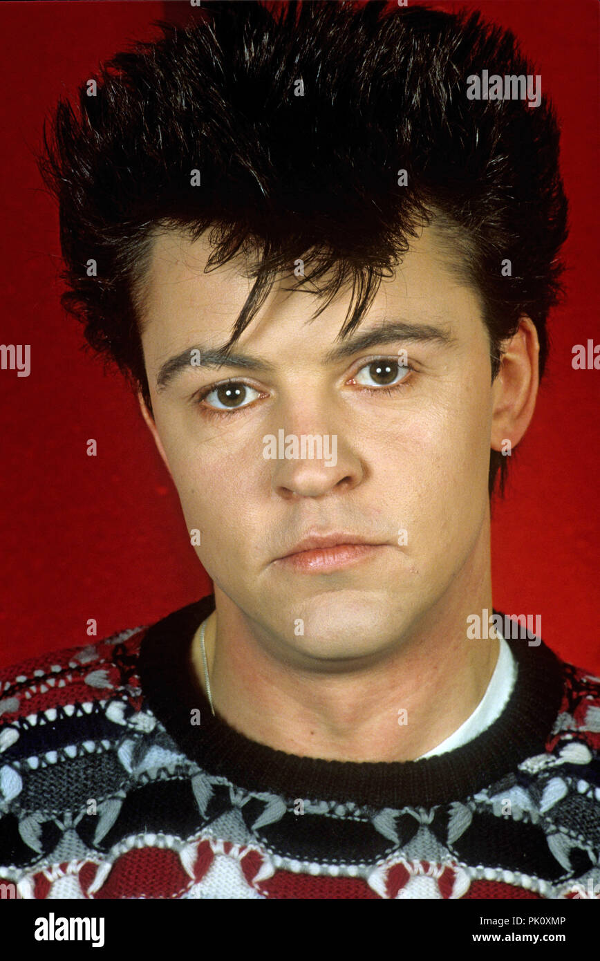 Paul Young in December 1983. | usage worldwide Stock Photo - Alamy