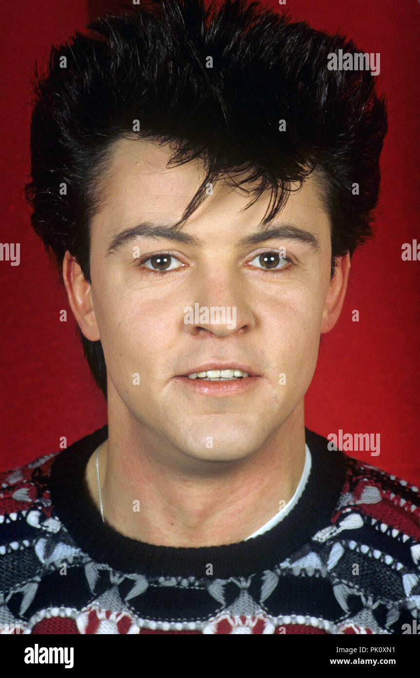 Paul Young in December 1983. | usage worldwide Stock Photo - Alamy