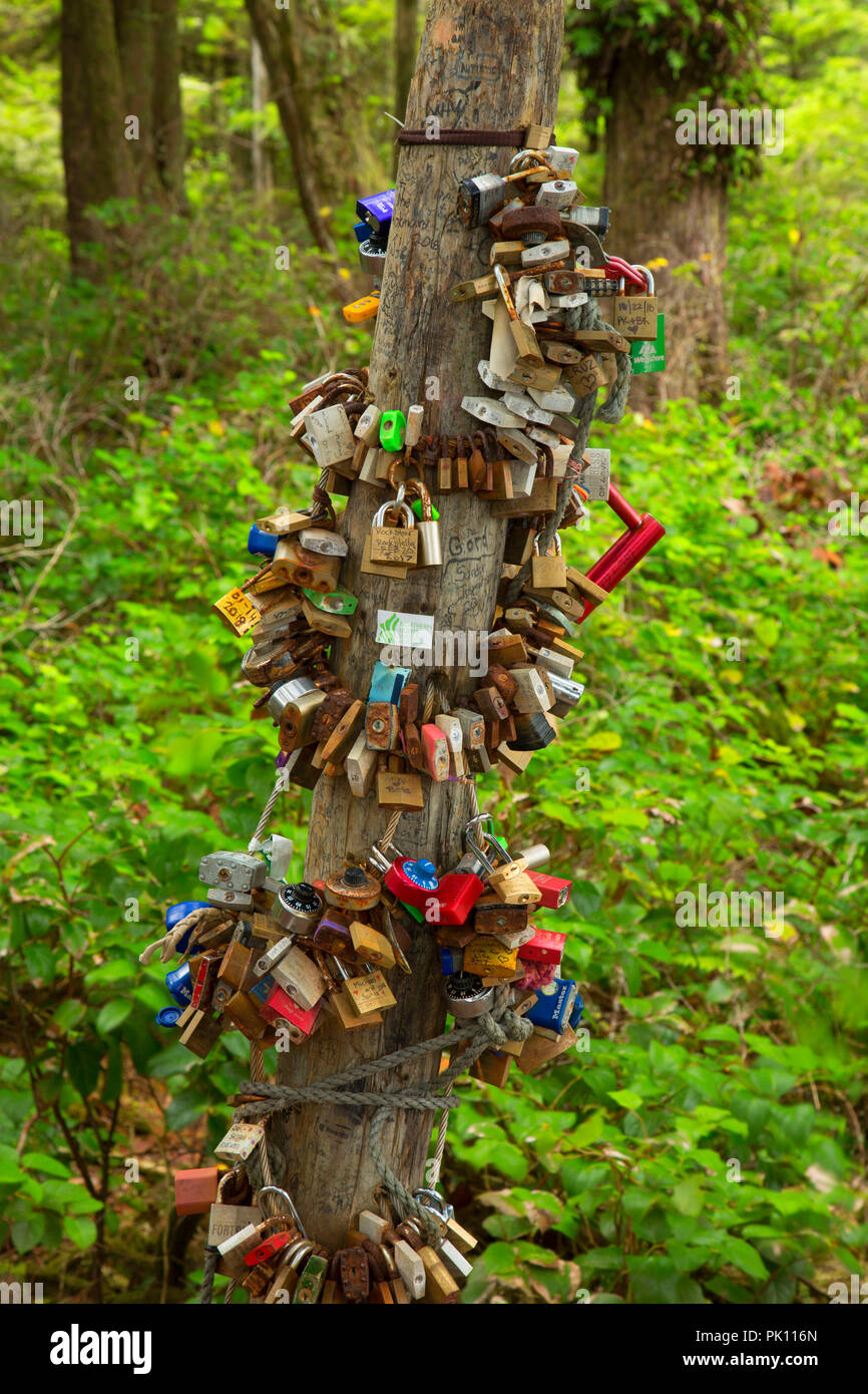 Love locks wild pacific trail hi-res stock photography and images - Alamy