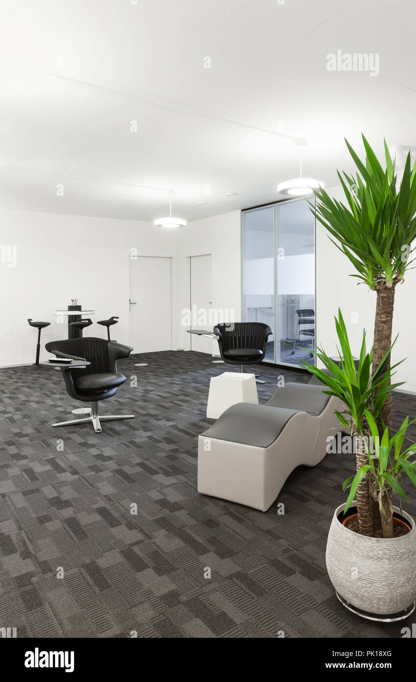 Empty hall hi-res stock photography and images - Alamy