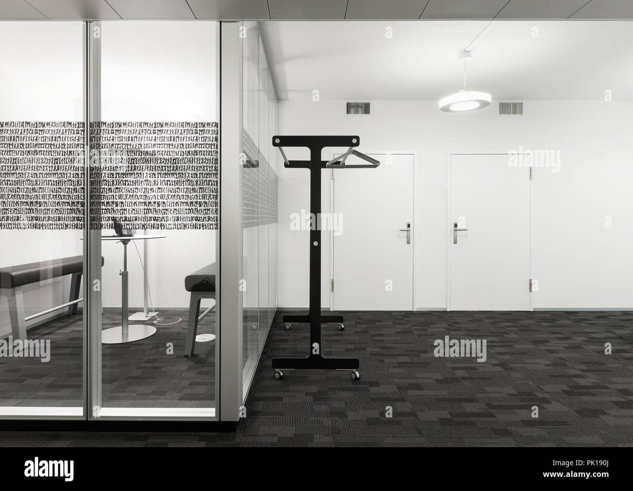 Empty hall hi-res stock photography and images - Alamy