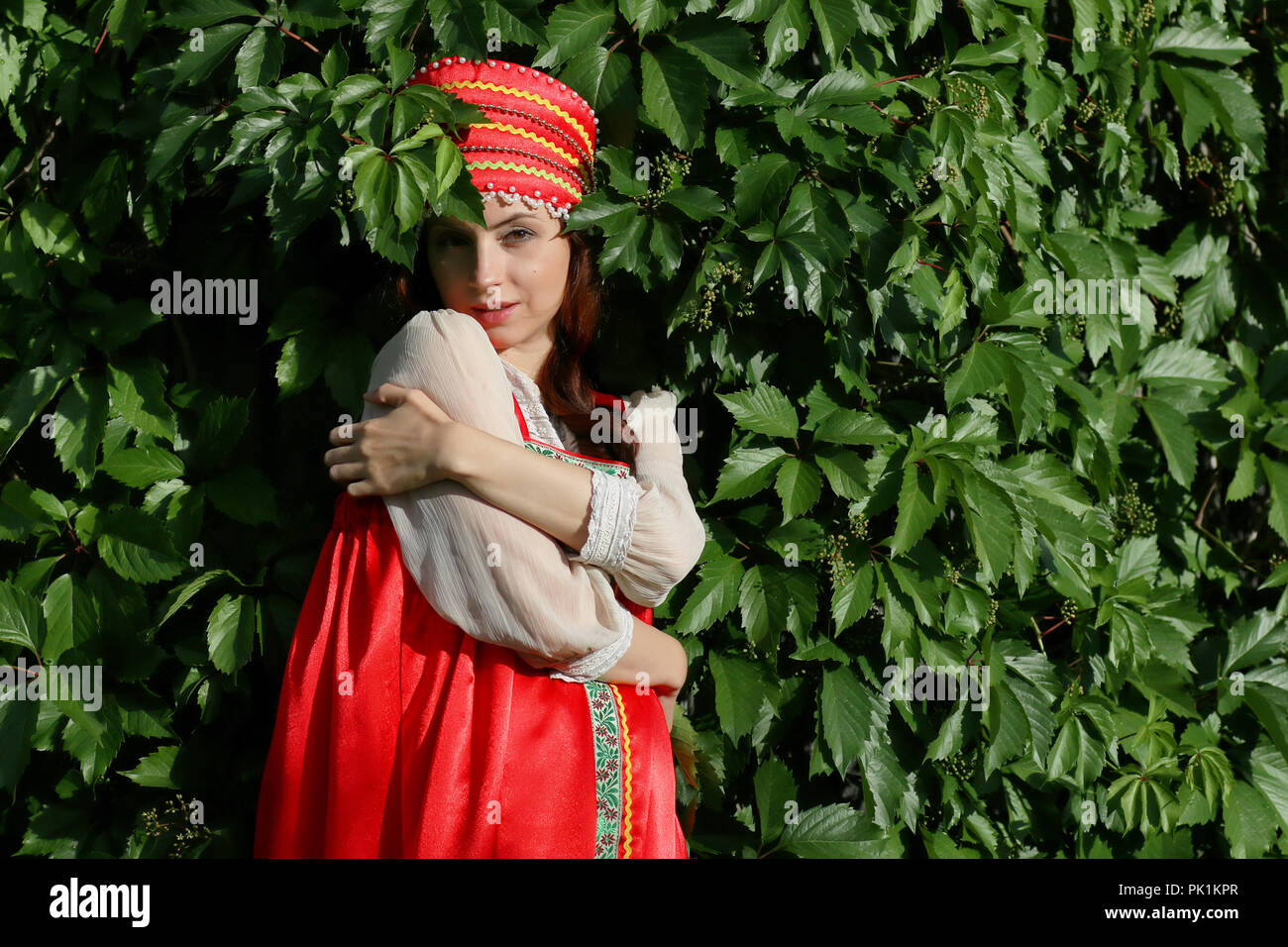Girl traditional serbian dress hi-res stock photography and images - Alamy