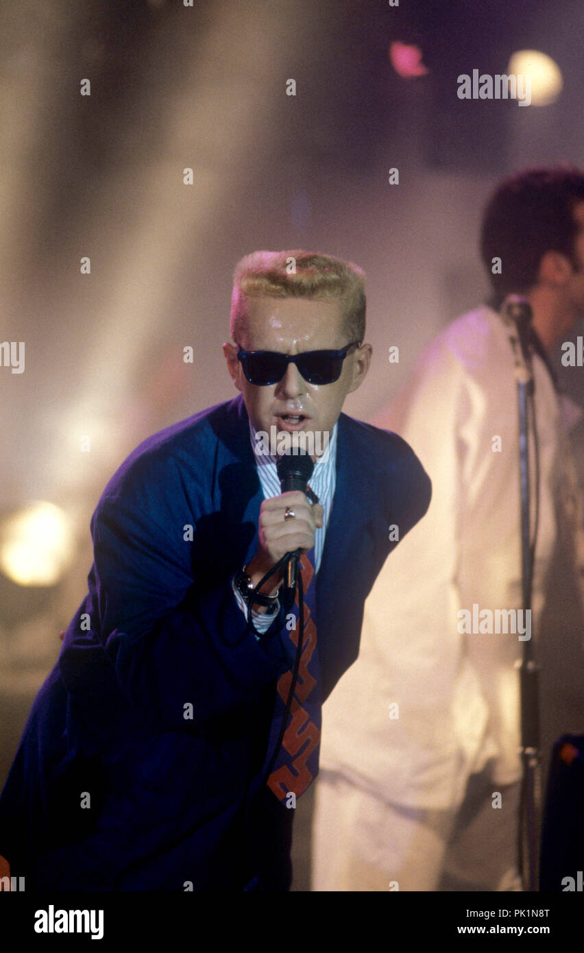 Holly johnson 1985 hi-res stock photography and images - Alamy