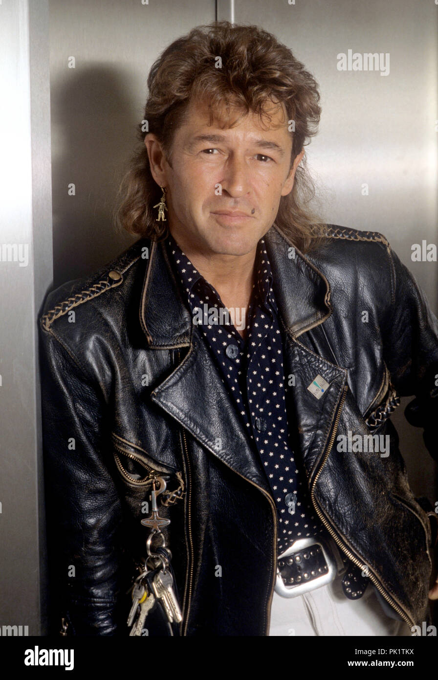 Peter Maffay on 19.11.1992 in München / Munich. | usage worldwide Stock ...