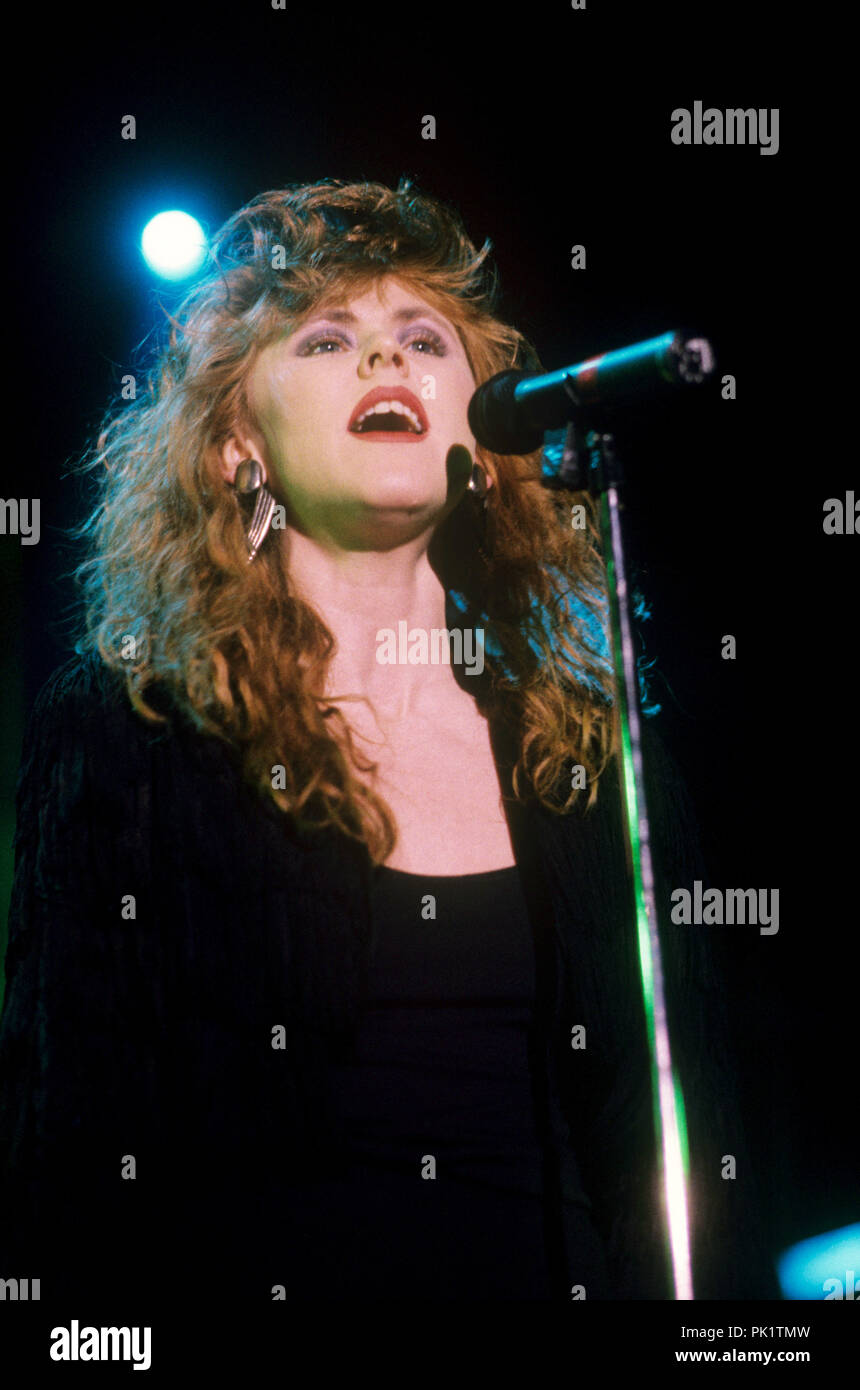 Carol Decker (T'Pau) on 10.03.1988 in München / Munich. | usage ...