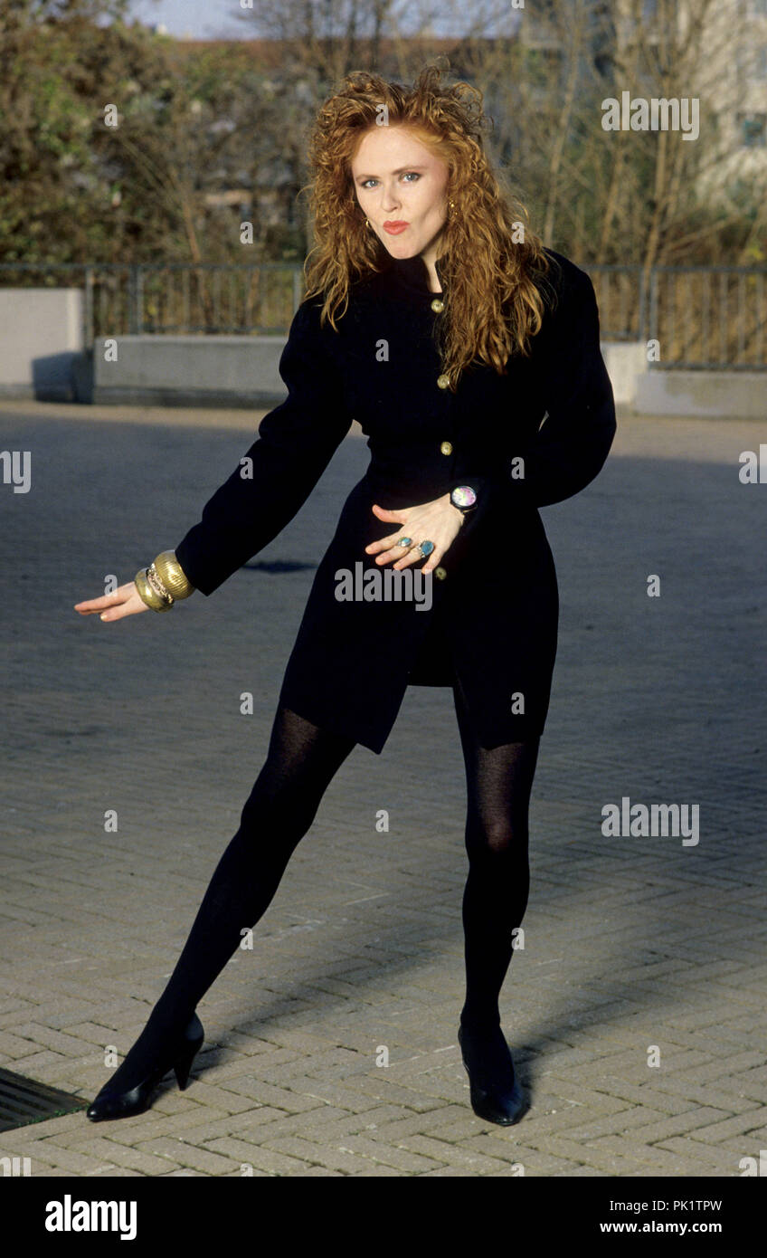Carol Decker (T'Pau) on 25.11.1987 in München / Munich. | usage ...