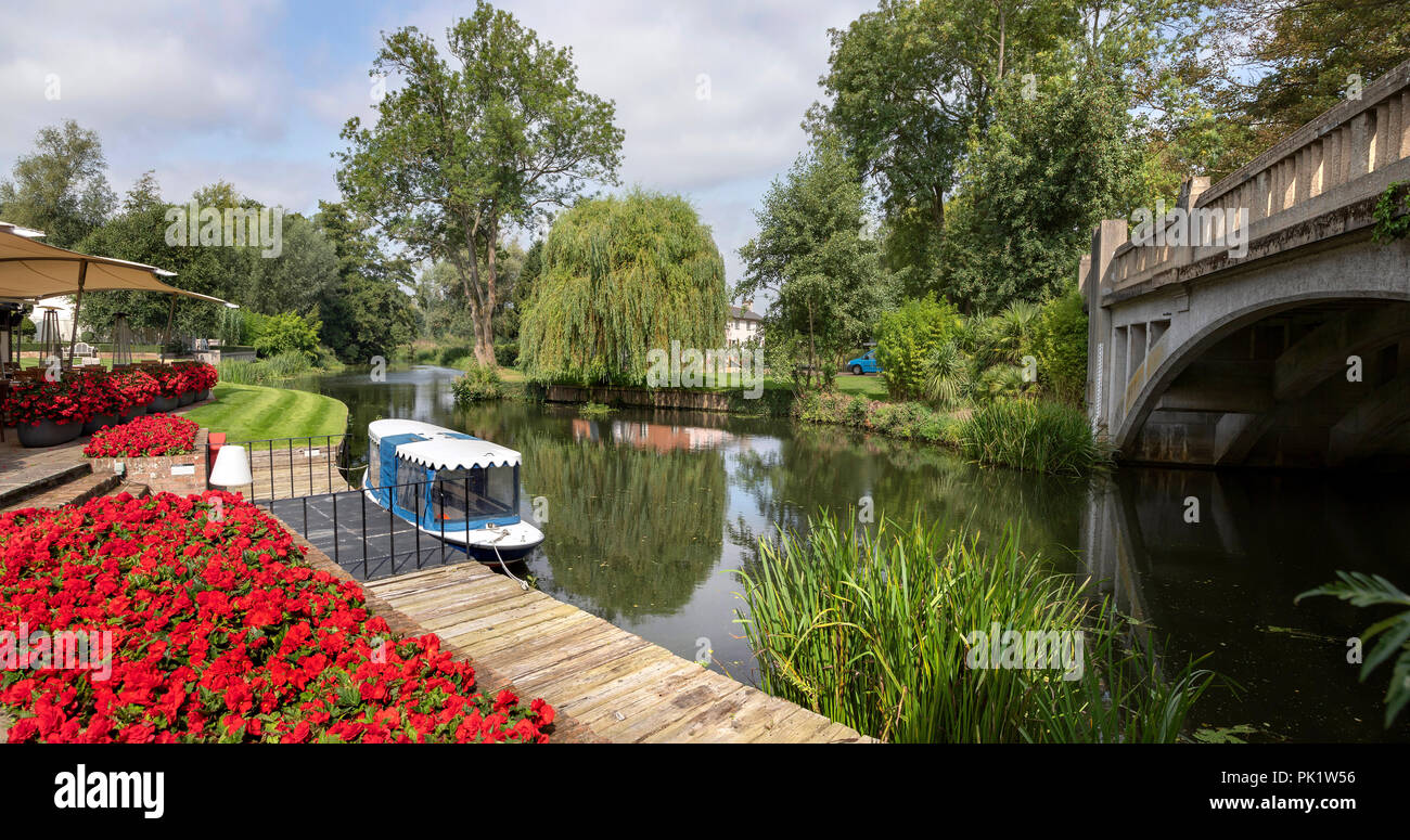 THE RIVER STOUR RUNNING PAST LE TALBOOTH RESTAURANT, NEAR DEDHAM ...