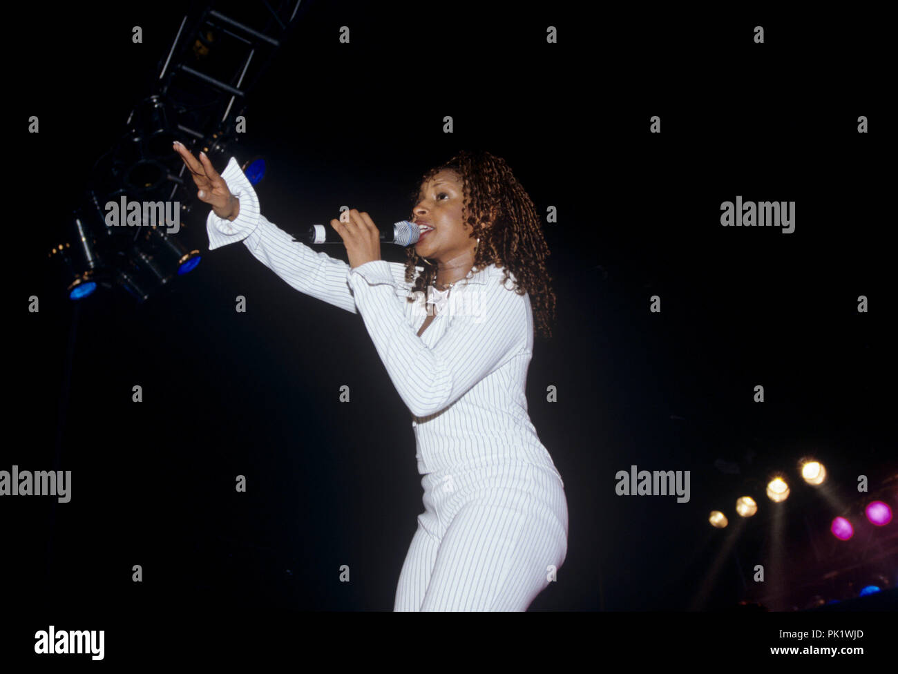 Mary j blige 1997 hi-res stock photography and images - Alamy