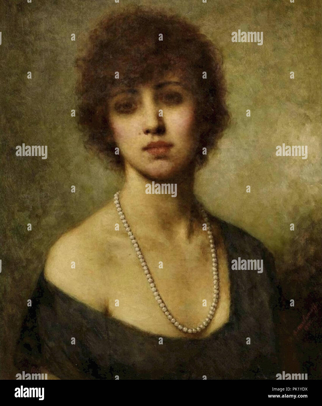 Woman with a pearl necklace hi-res stock photography and images - Alamy