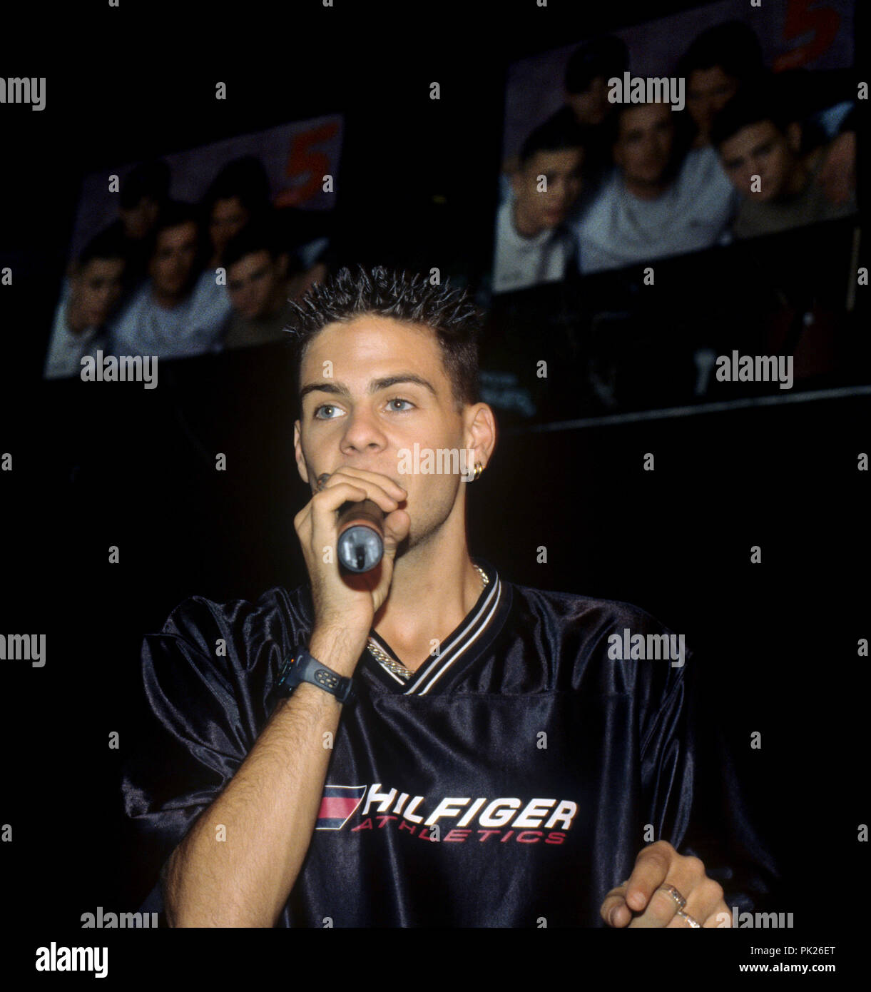 Five (Scott Robinson) on 15.12.1998 in München / Munich. | usage ...