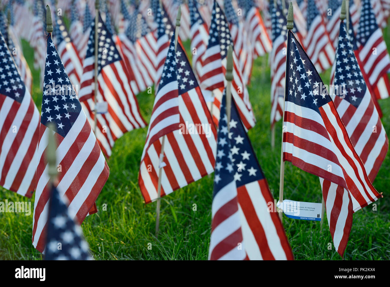 World trade center 9 11 flag hi-res stock photography and images - Alamy