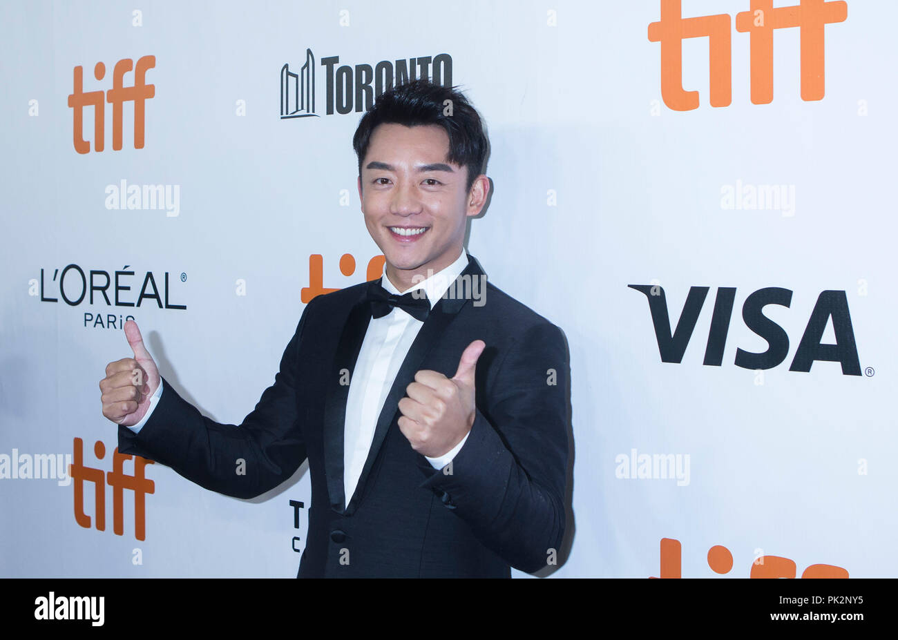 (180911) -- TORONTO, Sept. 11, 2018 (Xinhua) -- Actor Zheng Kai poses ...