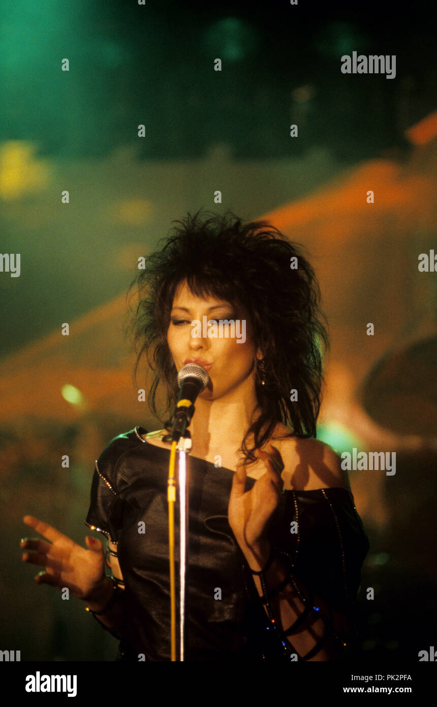 Jennifer rush 1985 hi-res stock photography and images - Alamy