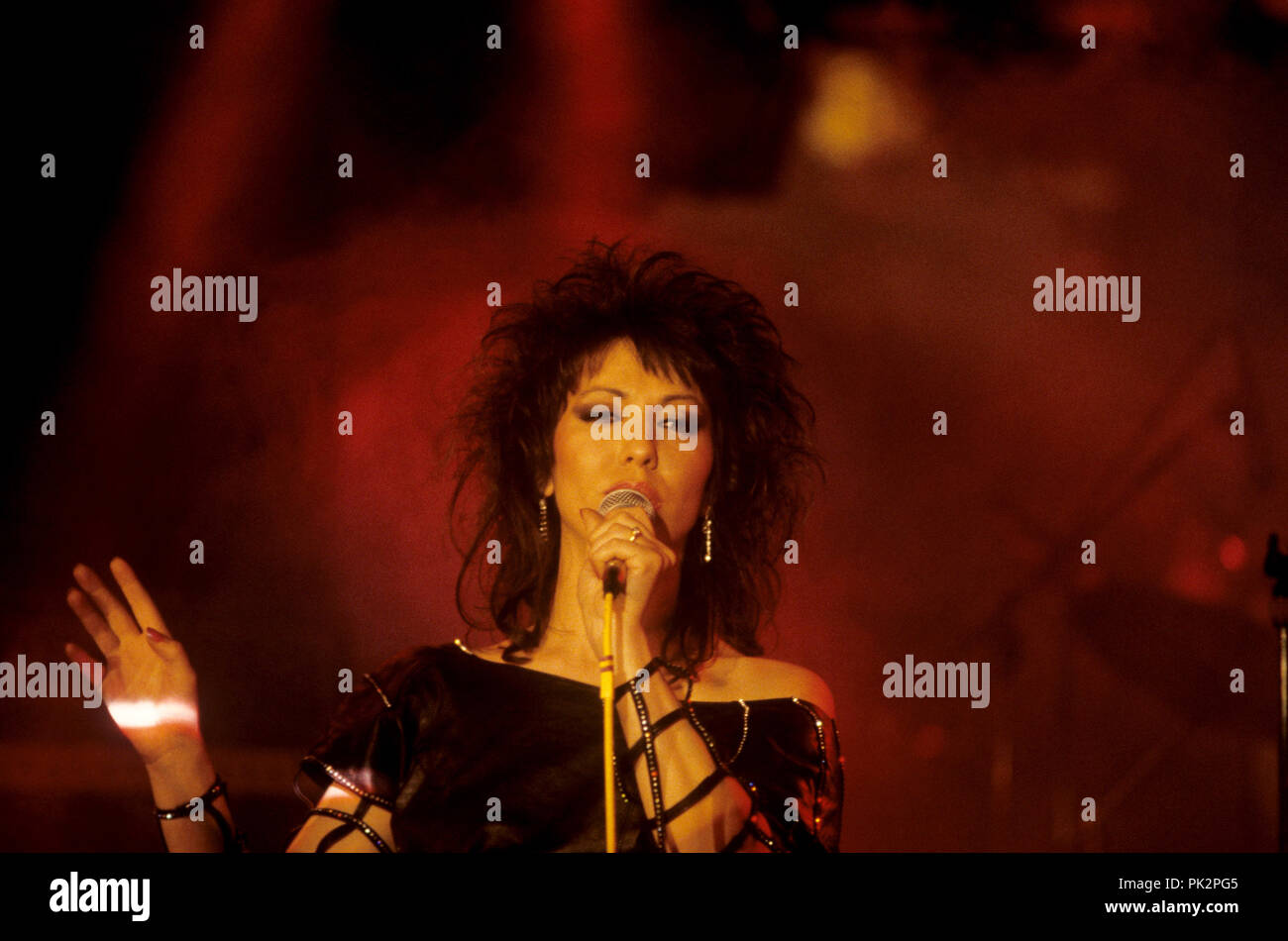 Jennifer rush stage hi-res stock photography and images - Alamy