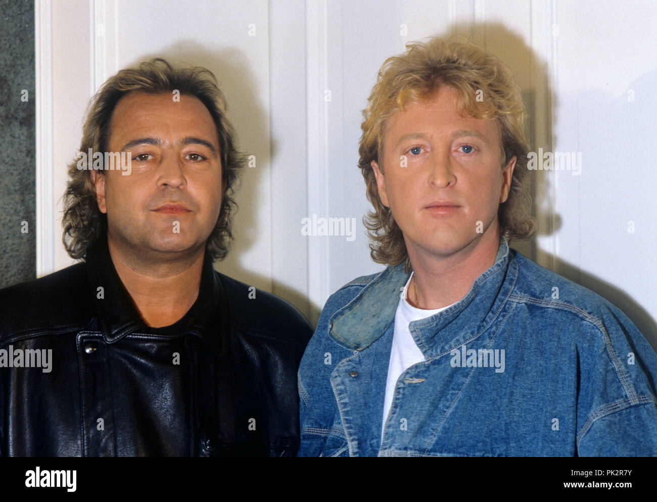 Foreigner (l-r): Mick Jones, Rick Wills on 09.12.1987 in München ...