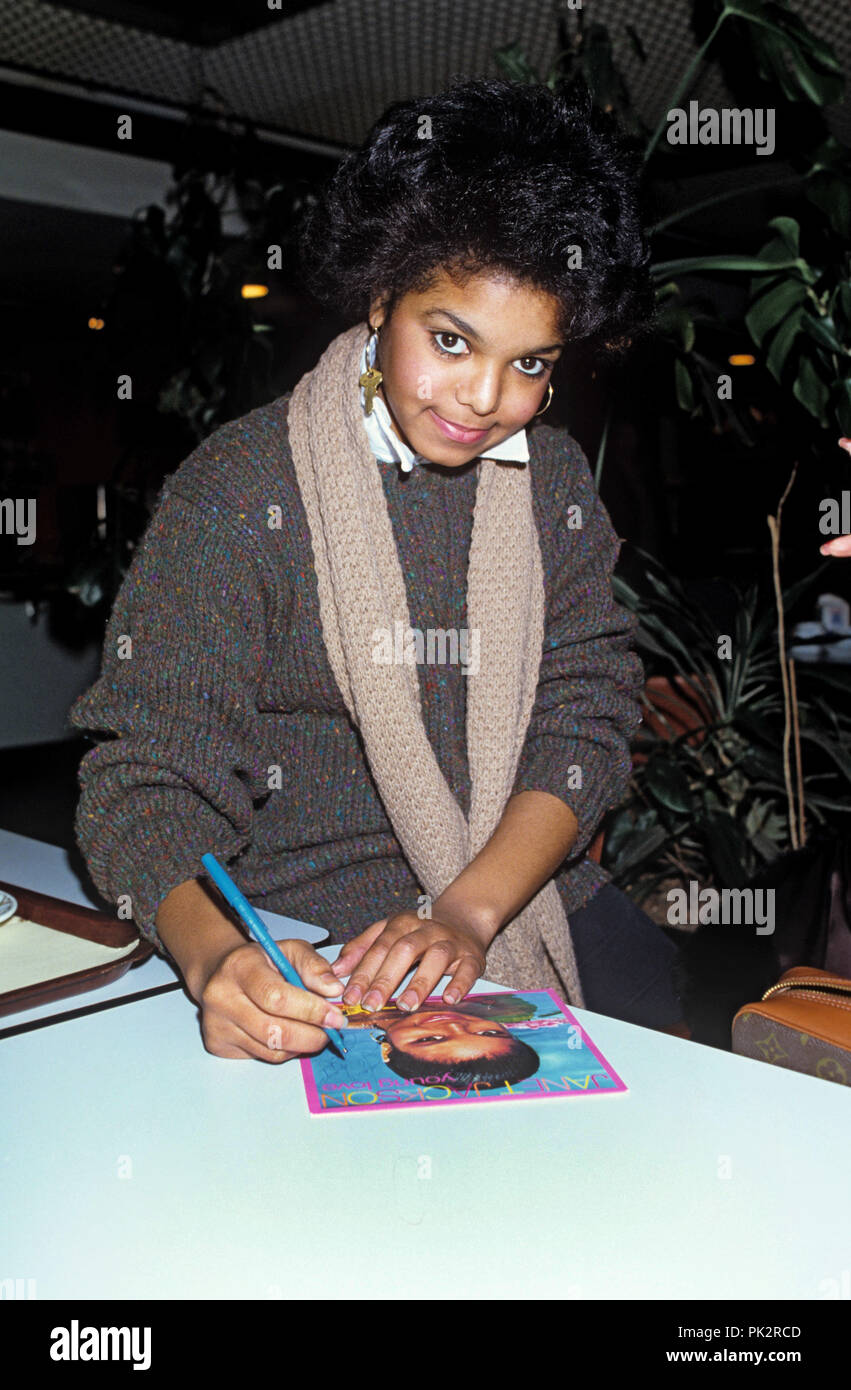Janet Jackson in December 1982. | usage worldwide Stock Photo - Alamy